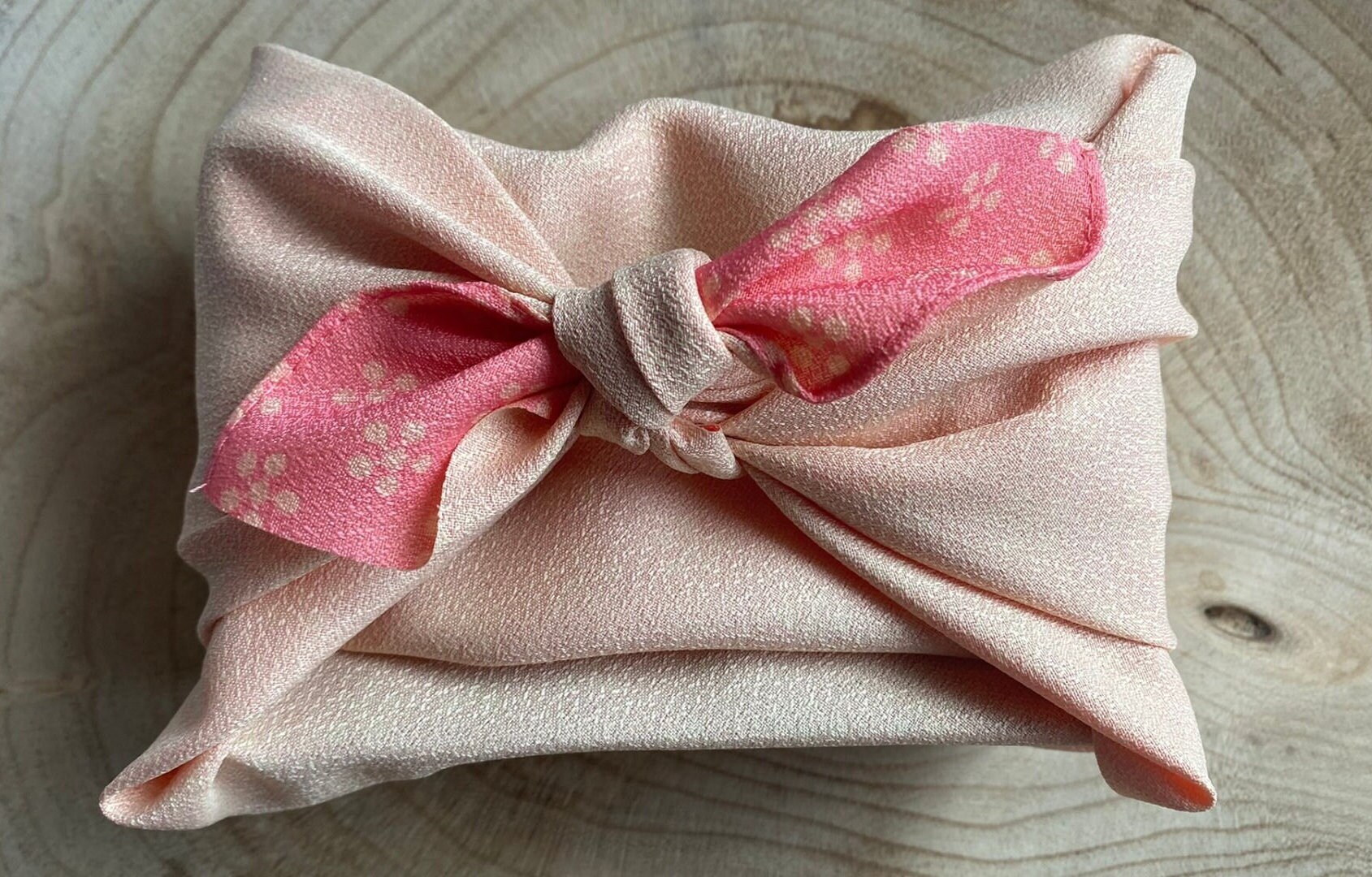 Reversible Japanese Green and Pink Reversible Gift Wrapping Cloth ...