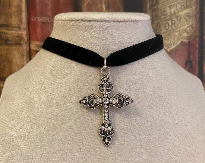 Medieval Gothic Cross Velvet Choker - Etsy
