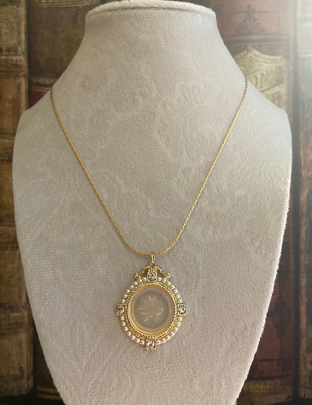 Bridgerton Inspired Butterfly Pearl Pendant Necklace - Etsy