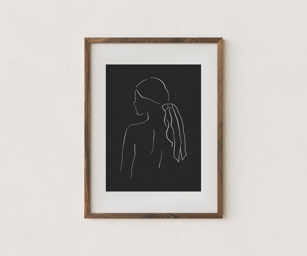 Minimalist Female Figure Drawing // Simple Female Silhouette Sketch ...