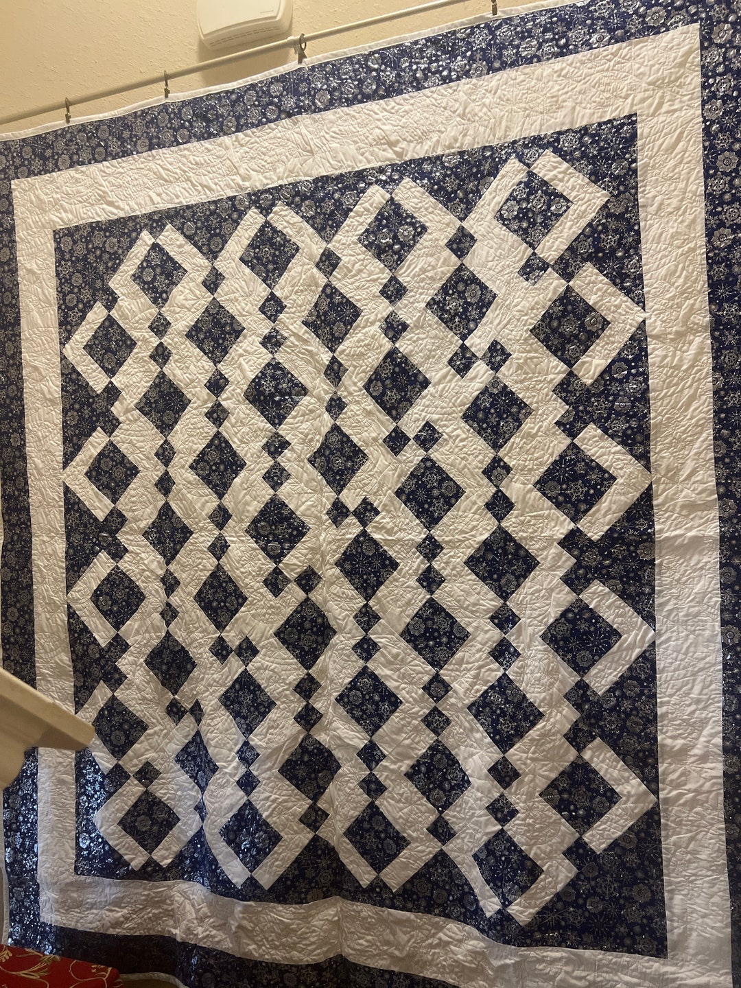 Snowflake Chandelier Quilt, Hand Made by Me, Machine Sewn Quilt. Made ...