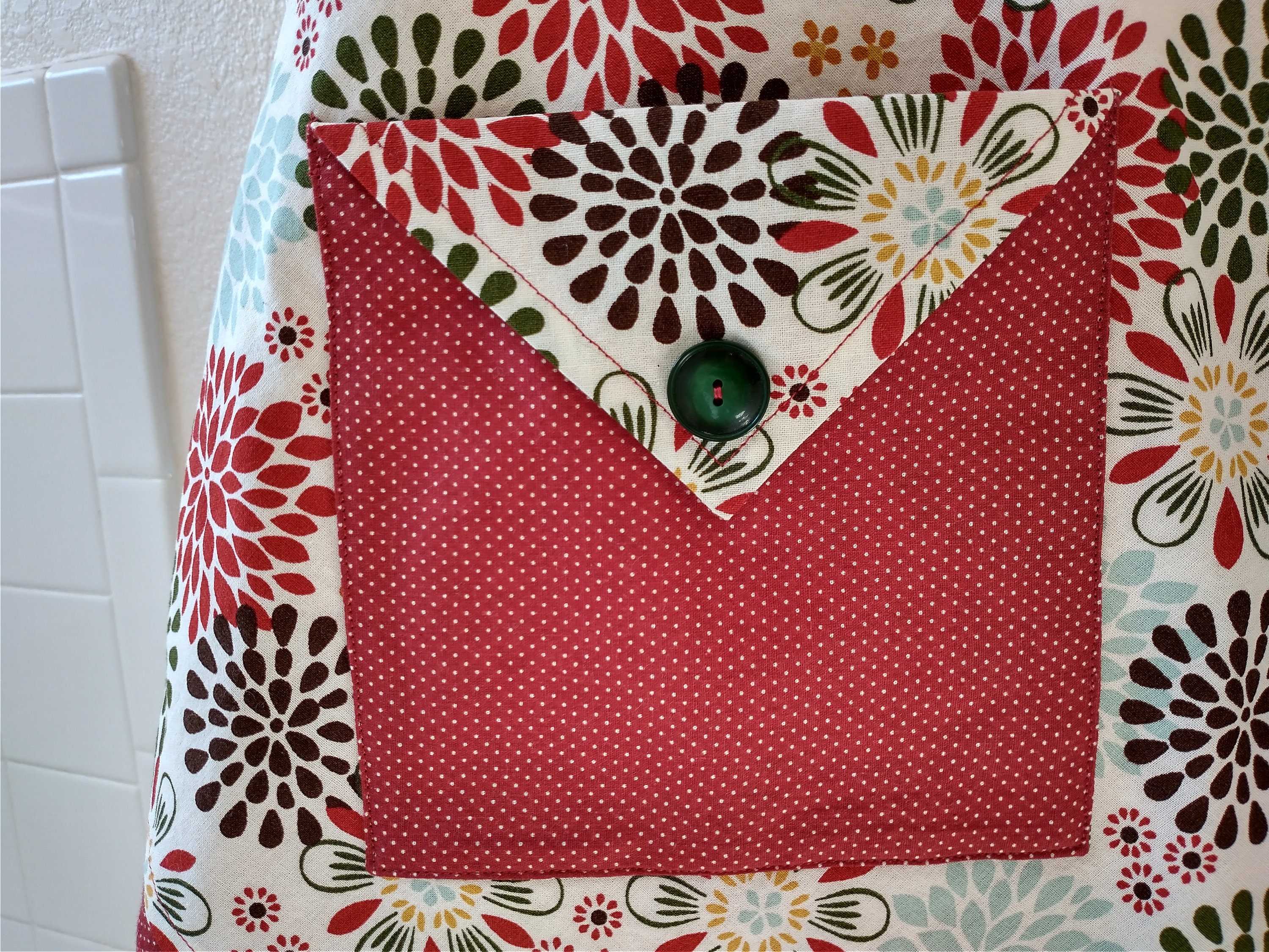 Women's Apron, Four Corners Apron, Red, Yellow and Green Floral, Front ...