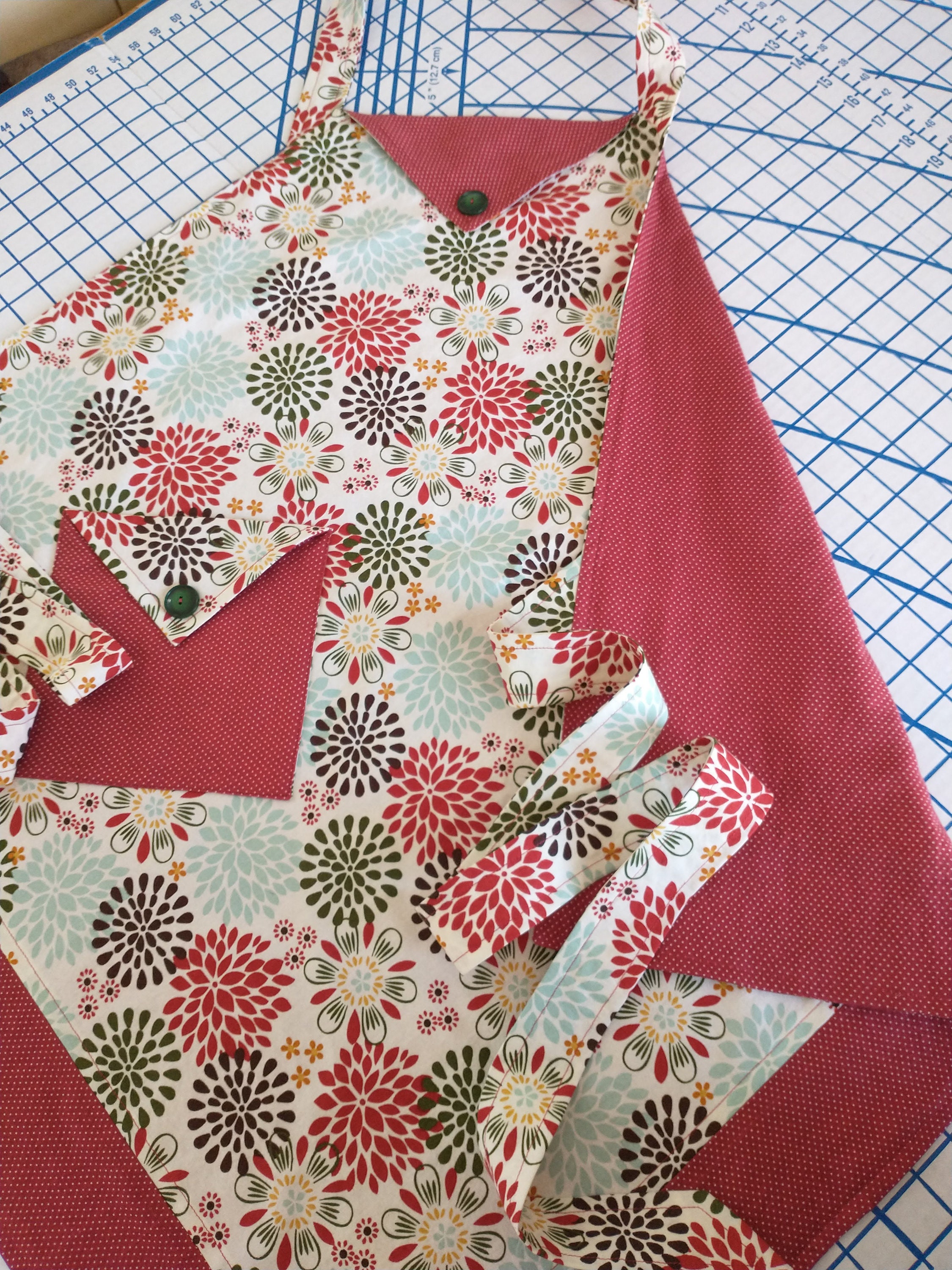 Women's Apron, Four Corners Apron, Red, Yellow and Green Floral, Front ...
