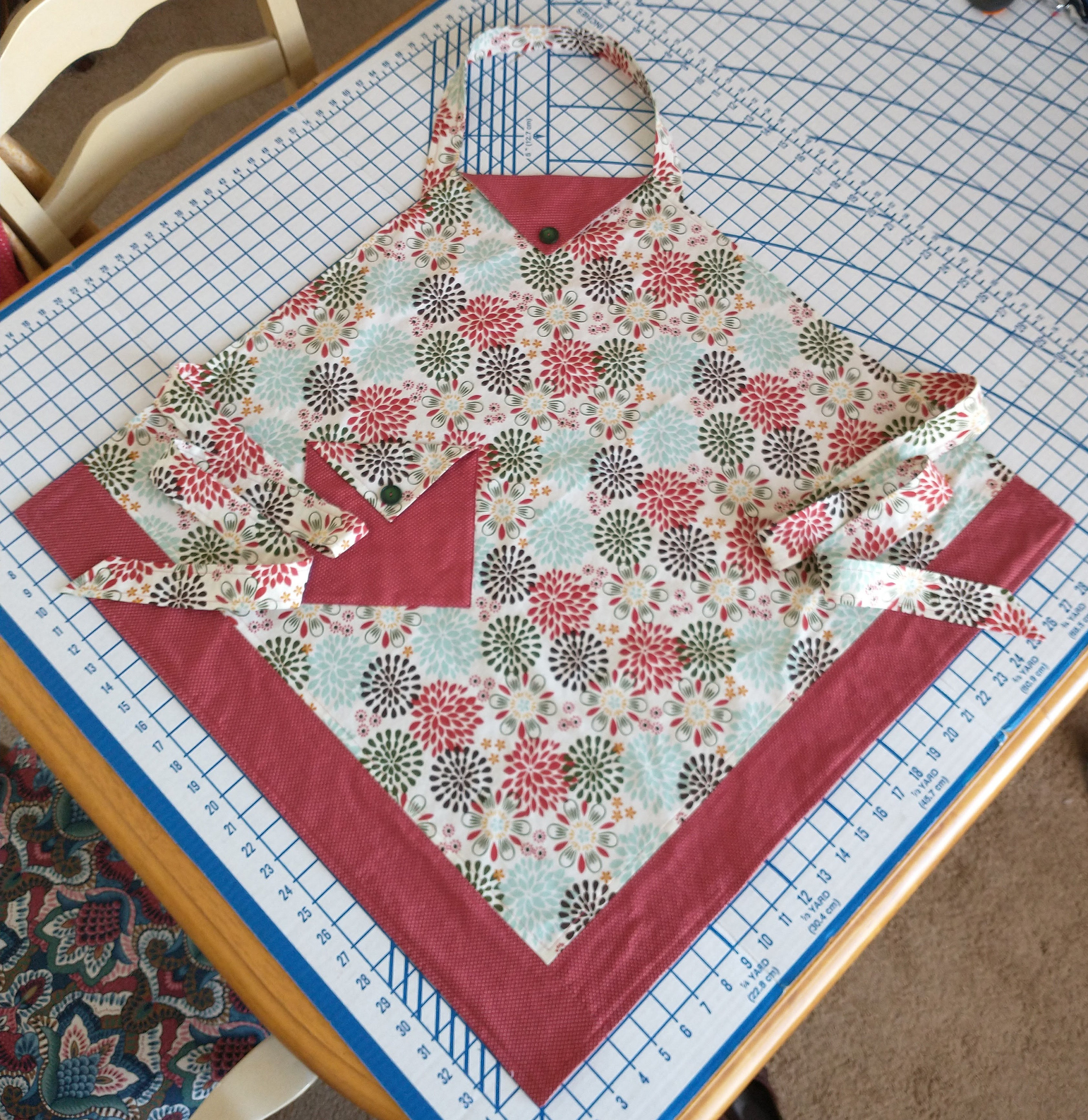 Women's Apron, Four Corners Apron, Red, Yellow and Green Floral, Front ...