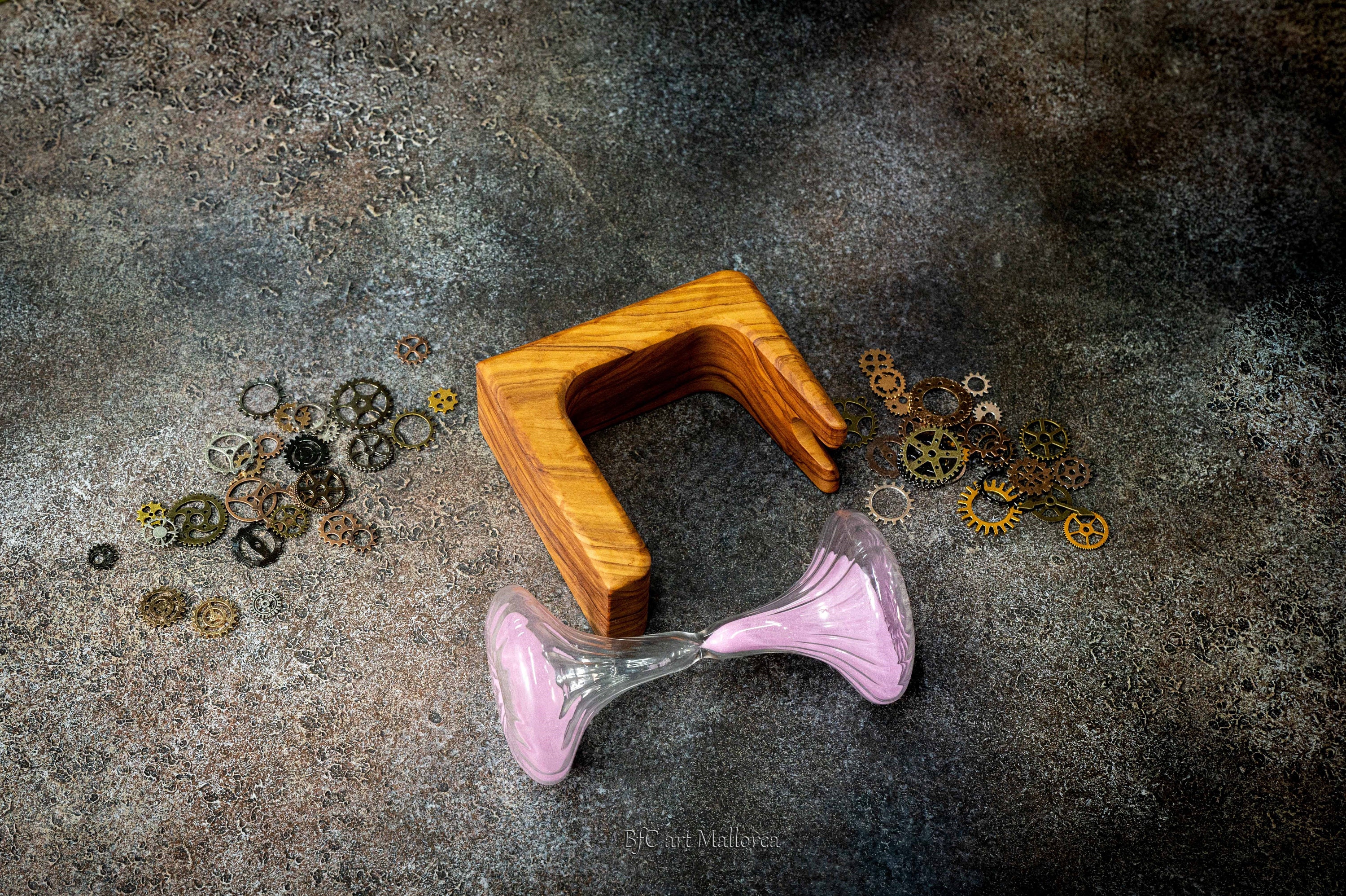 Customizable Hourglass Original Design With an Olive Wood Support 10 ...