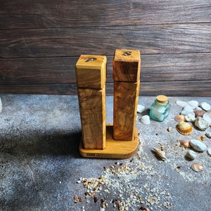 Olive Wood Salt and Pepper Mill Set With Tray, Handcrafted Wooden Salt ...