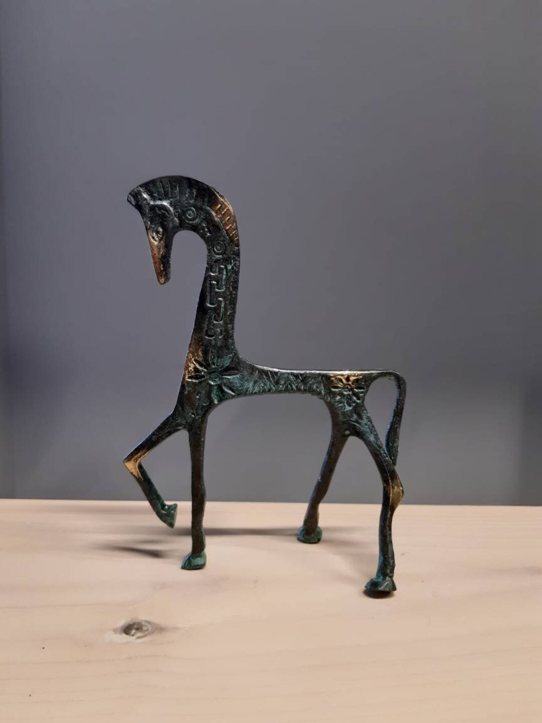 Escultura de caballo de bronce griego antiguo Estatua griega hecha a ...