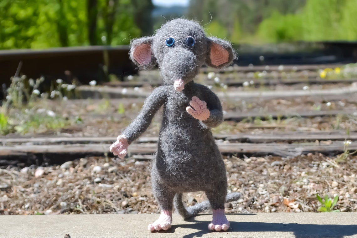 Crochet Pattern: Macaroni the Rat Toy PDF Language English | Etsy