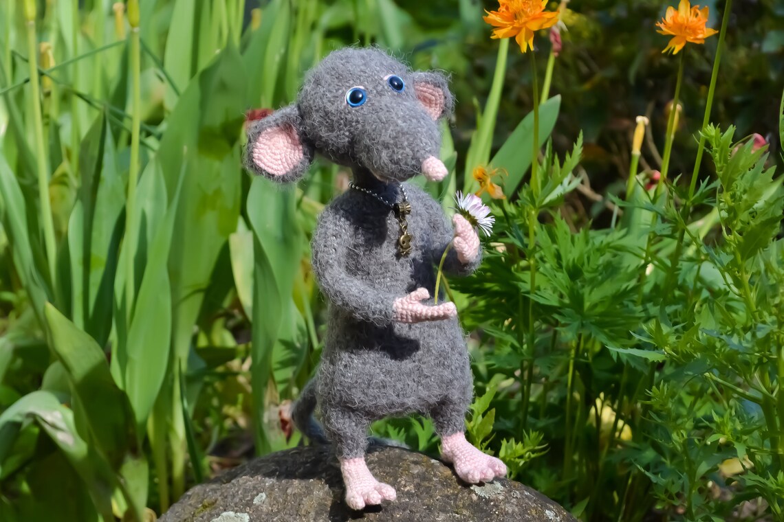 Crochet Pattern: Macaroni the Rat Toy PDF Language English | Etsy