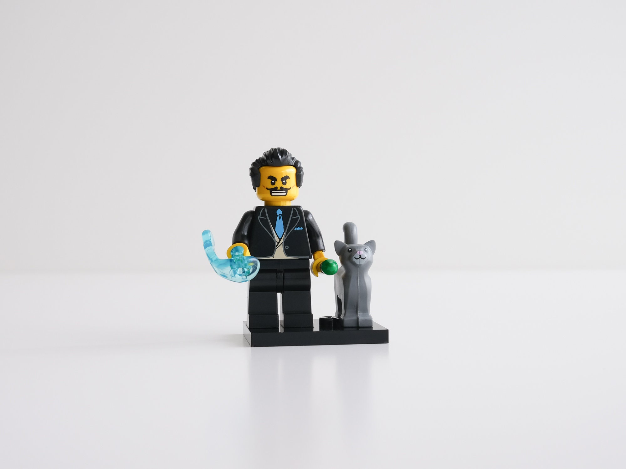 Salvador Dalí in dalí Atomicus Custom Assembly Minifigure From Genuine ...