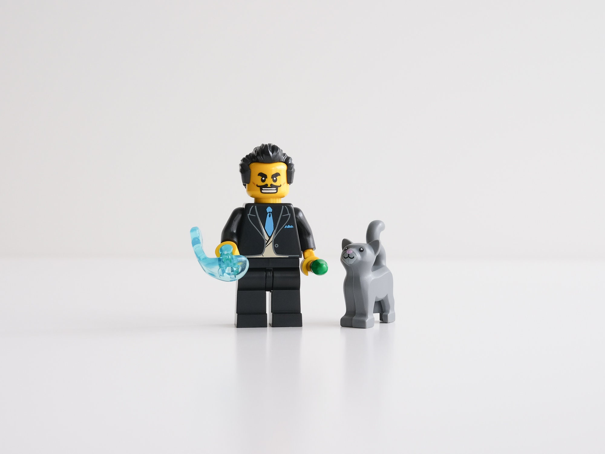 Salvador Dalí in dalí Atomicus Custom Assembly Minifigure From Genuine ...
