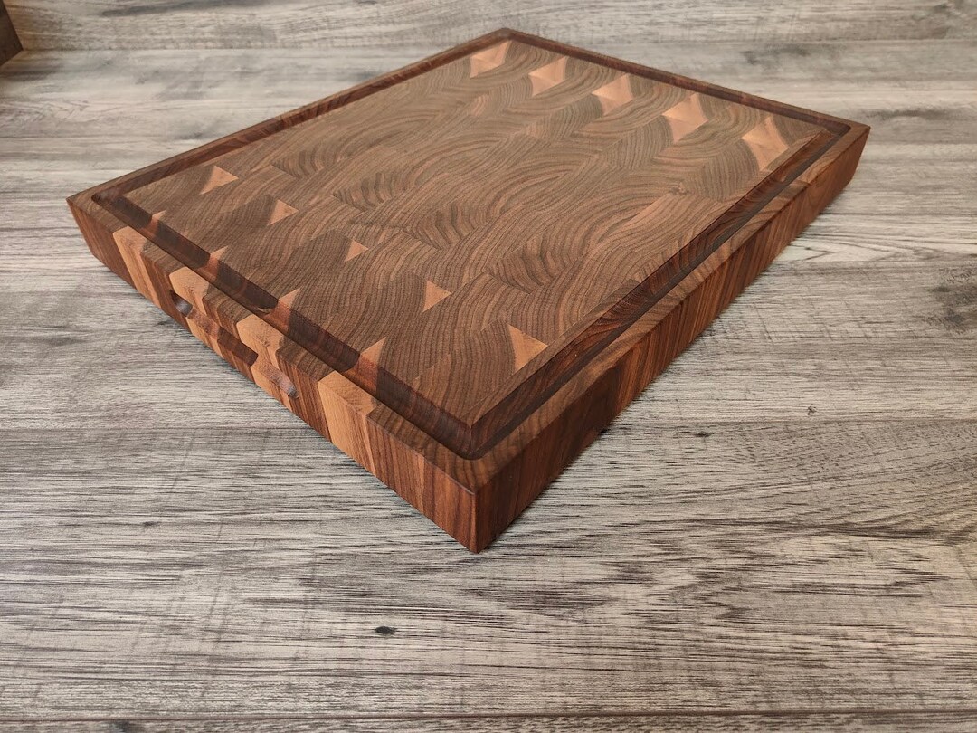Walnut End Grain Chopping Board With Full Surround Juice Groove ...