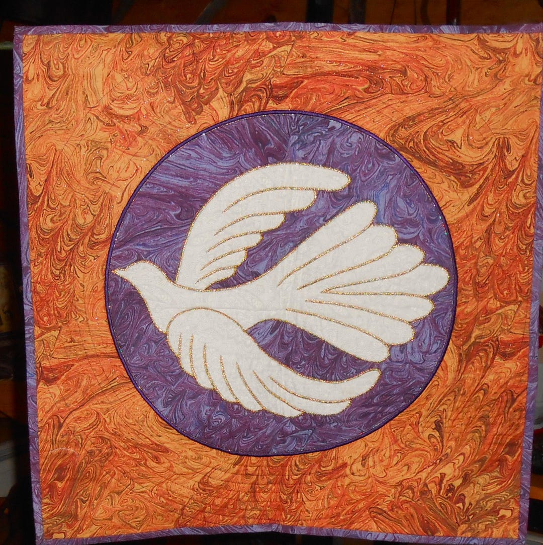 HD-32 Heavenly Dove Quilted Wall Hanging. Measuring 21 Inches by 21 ...
