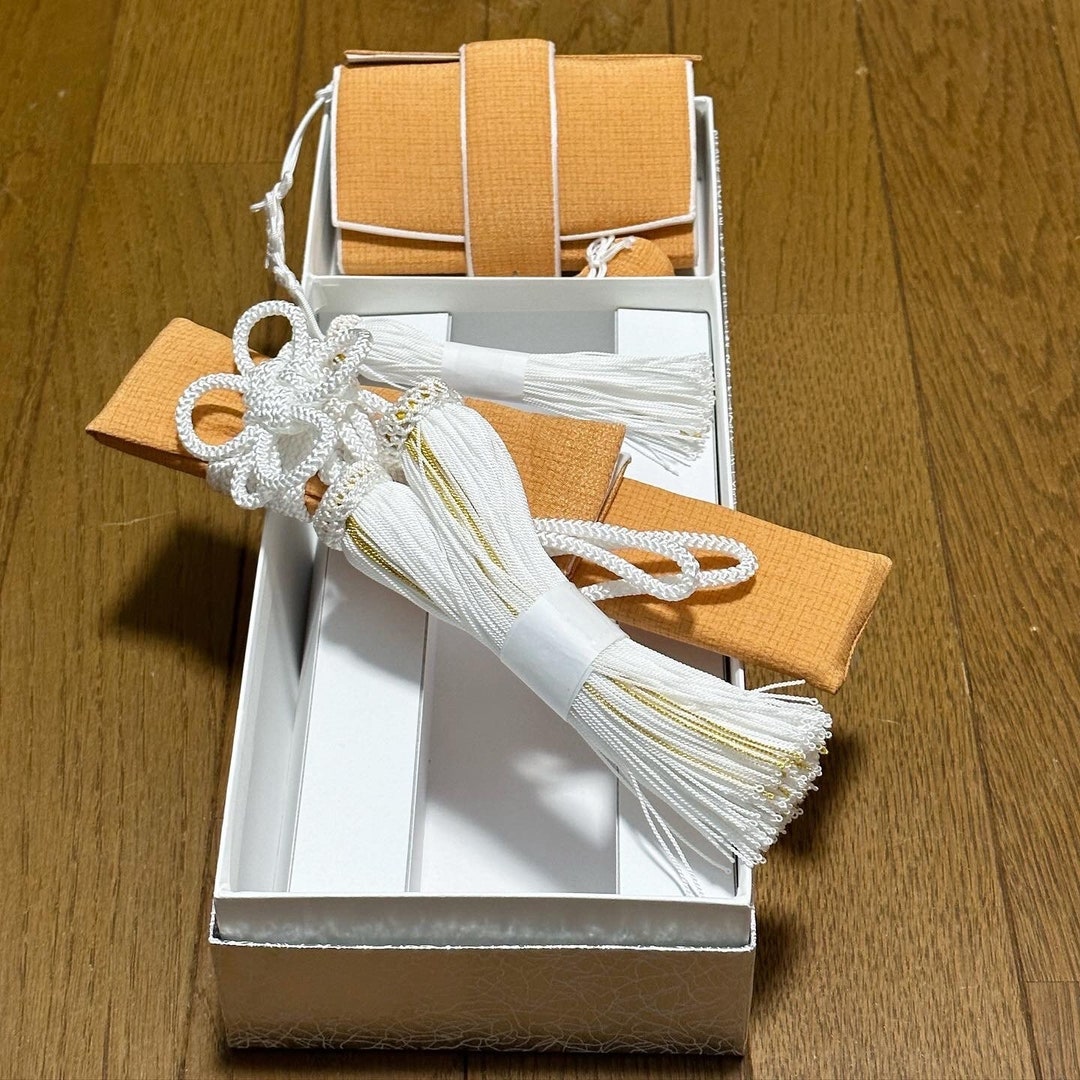 A Set of HAKOSEKO and KAIKEN Used for Japanese Formal Kimono. - Etsy