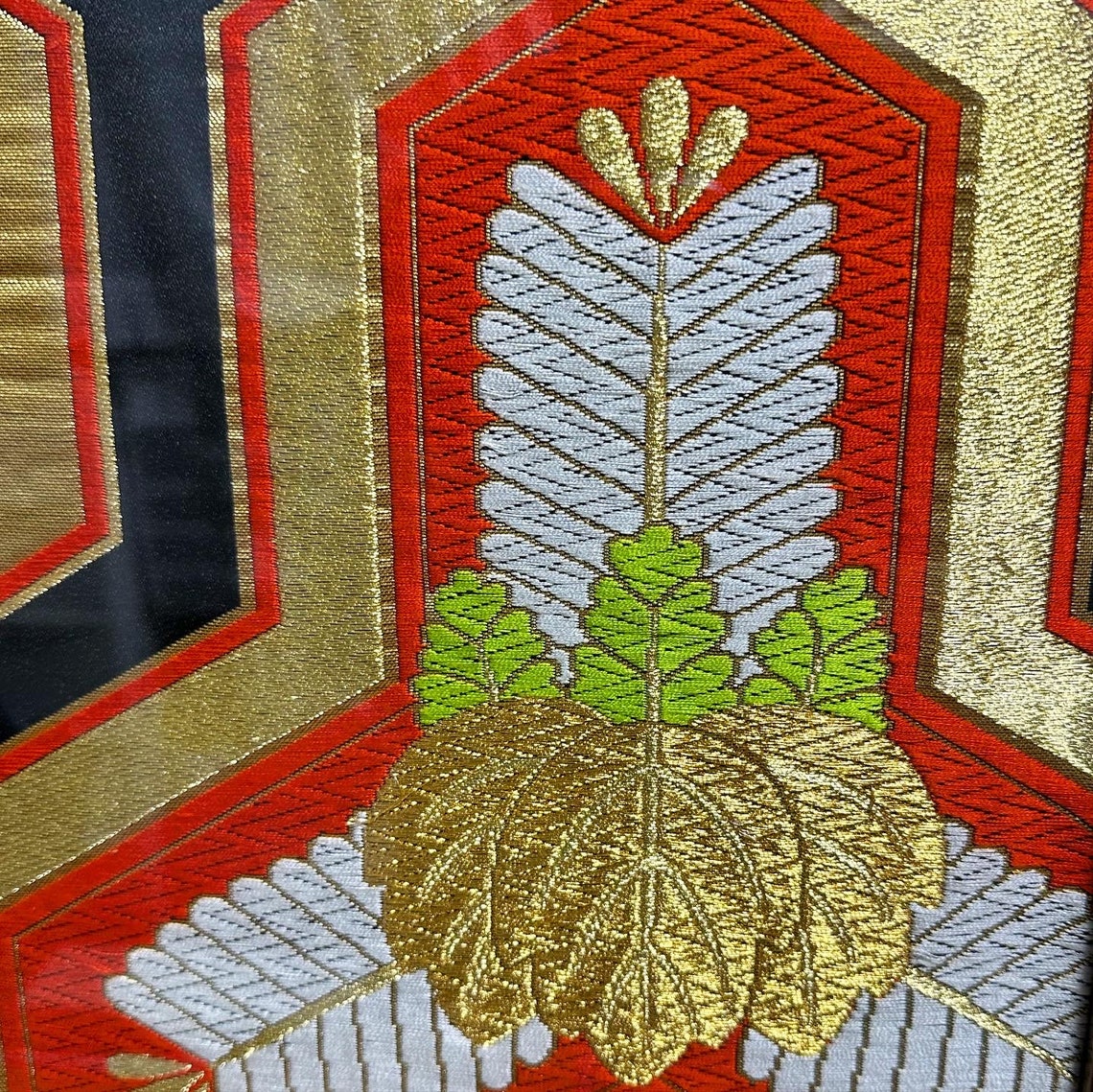 Framed It to Decorate the Japanese Vintage Obi.the Design is Kumikikkou ...
