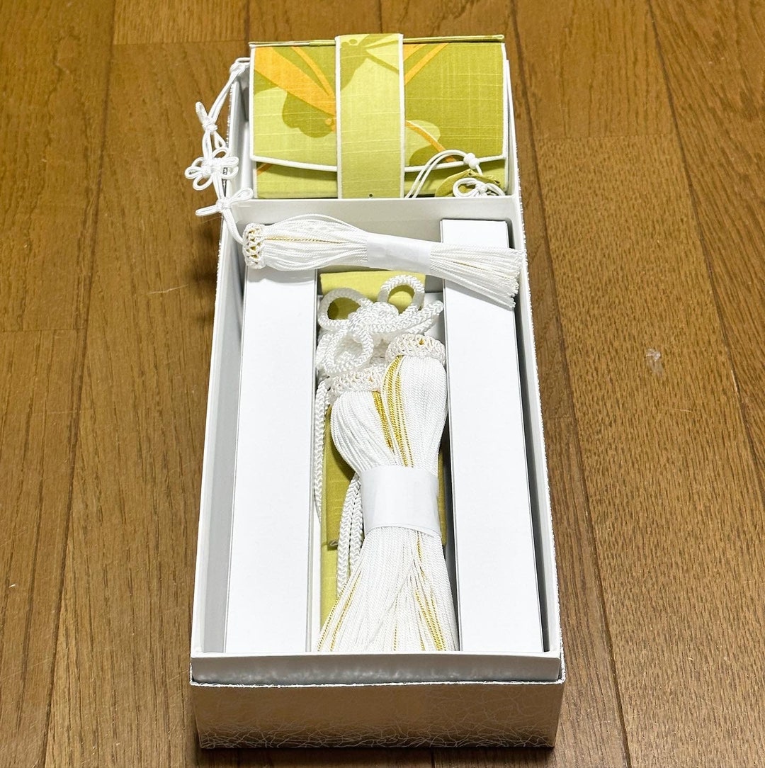 A Set of HAKOSEKO and KAIKEN Used for Japanese Formal Kimono. - Etsy