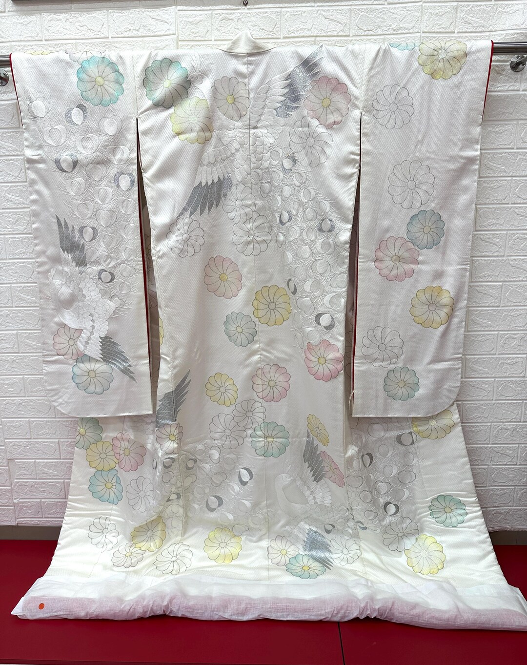 It's a Unique Vintage Outfit.japanese Kimonos: Wear a Piece of Japanese ...