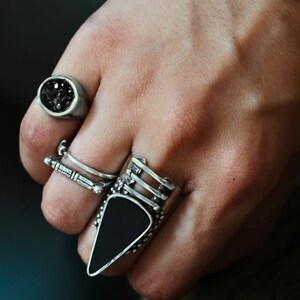 Shoelace Ring, Enamel Unisex Ring, Lace-up Ring, Triangle Black Onyx ...