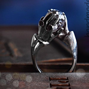 Magical Crystal Ball Ring, Witch Ball Ring, Fortune Tell Hands Holding ...