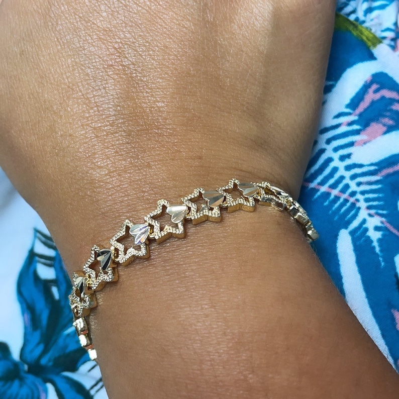 18k Gold Filled Hallowed Star and Attached Heart Engraved Pattern ...