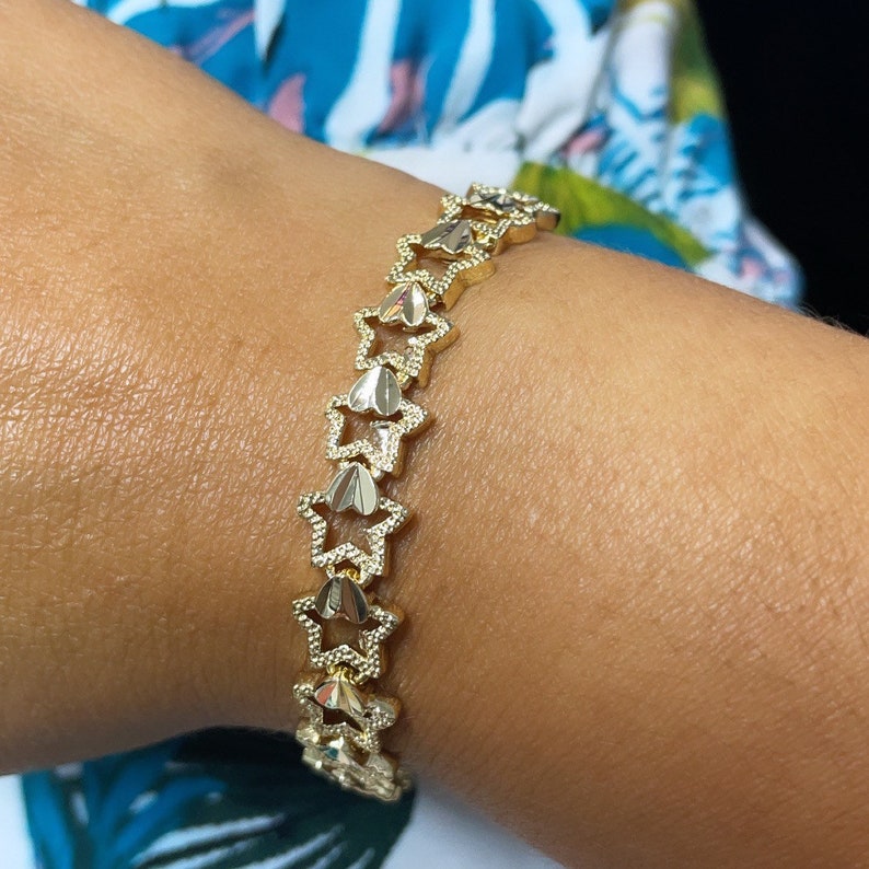 18k Gold Filled Hallowed Star and Attached Heart Engraved Pattern ...