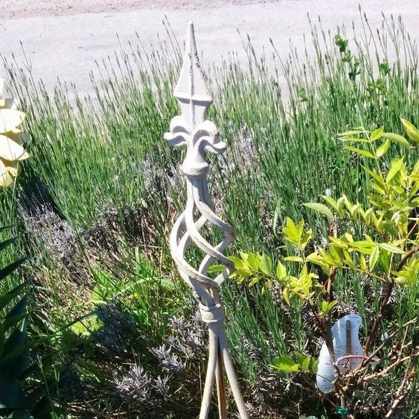 Garden Finial - Etsy