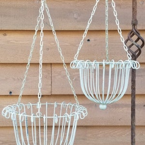 Set of 2 Cottage Hanging Baskets Garden Home Yard Lawn Art Outdoor ...