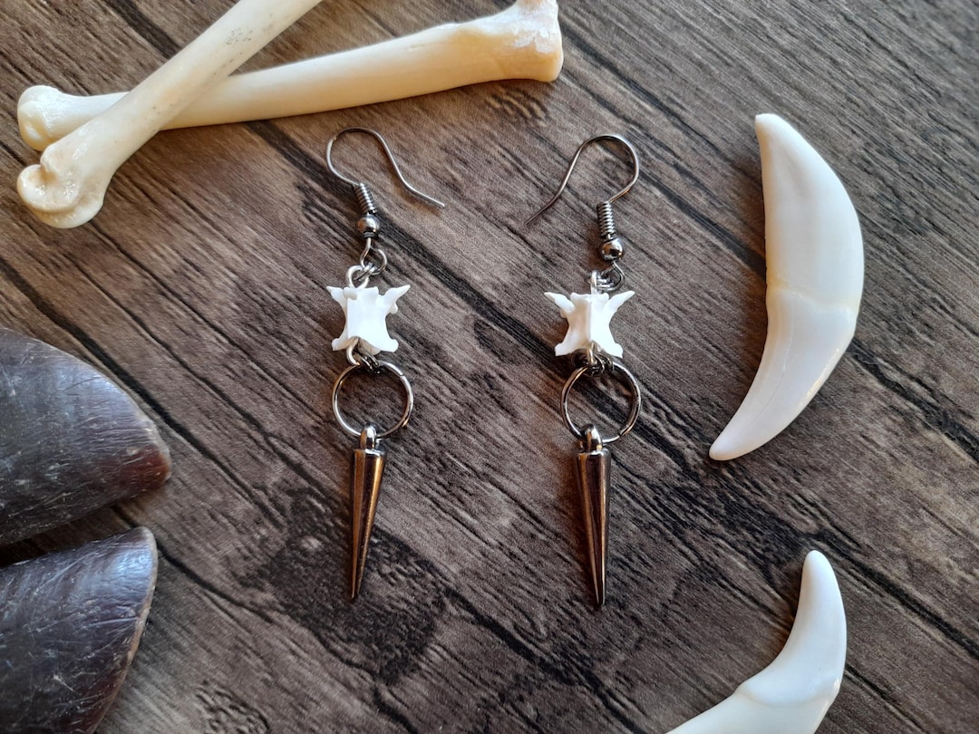 Real Snake Vertebra Bone Spike Earrings - Etsy