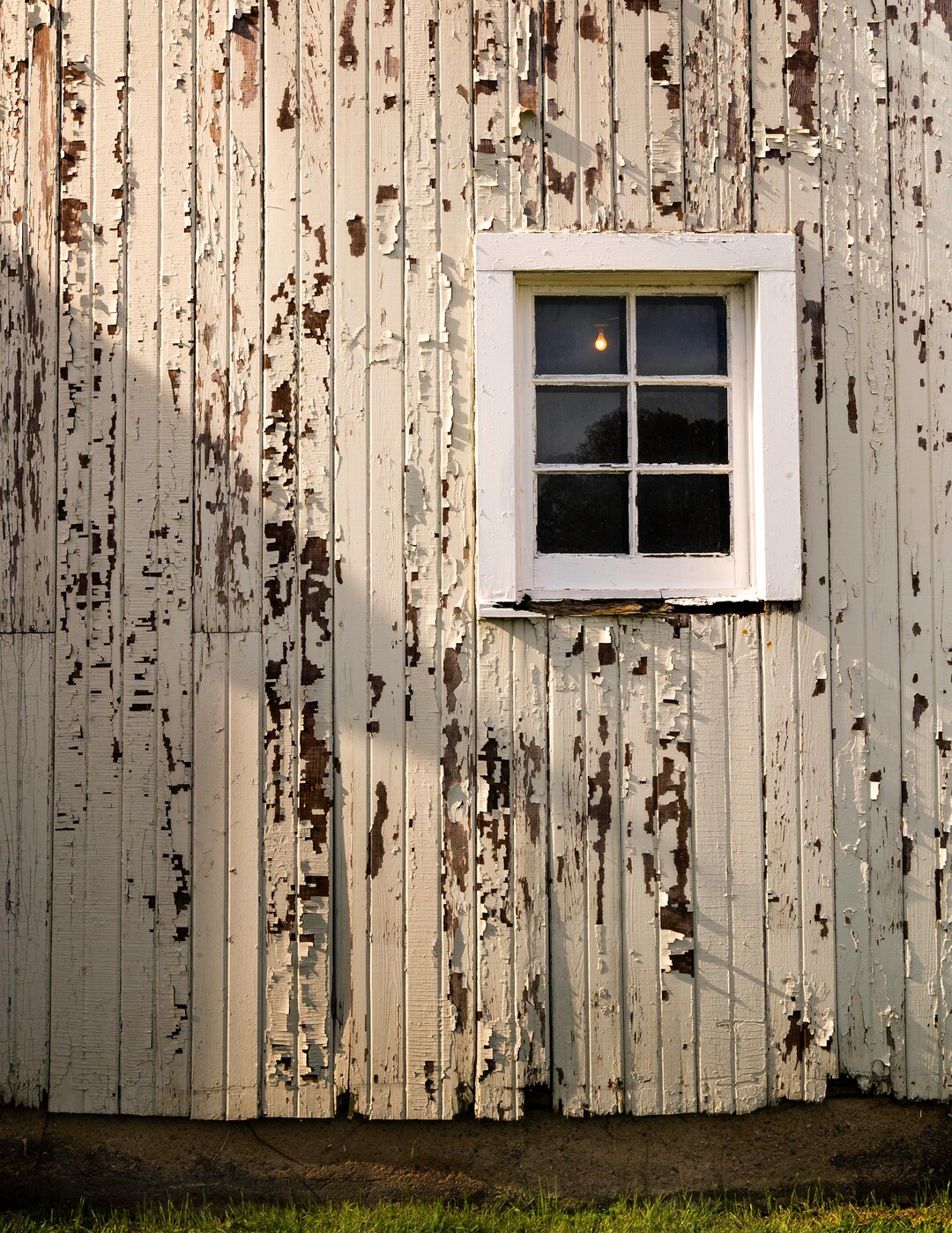 Round Barn Window, Barn, Round Barn, Old Window, Peeling Paint, Farm ...