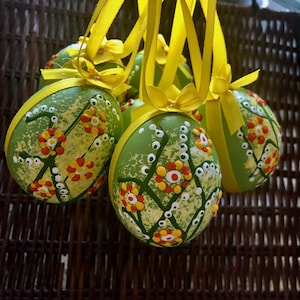 Real Chicken Eggs to Hang Up, Hand-painted Easter Decorations, Hand-decorated Hen Egg, Easter ...