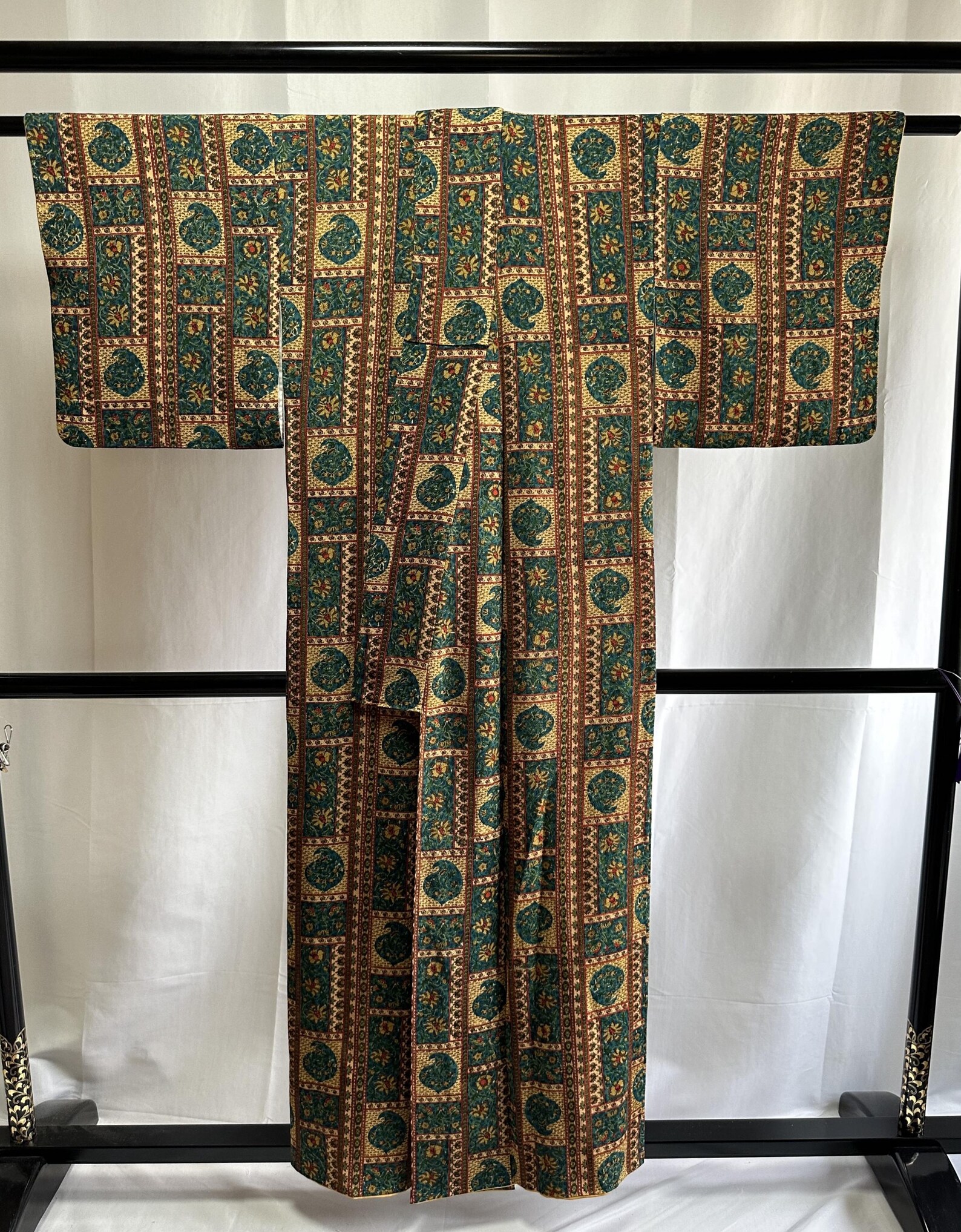 Vintage Japanese Silk Kimono - Beautiful Pattern - Etsy