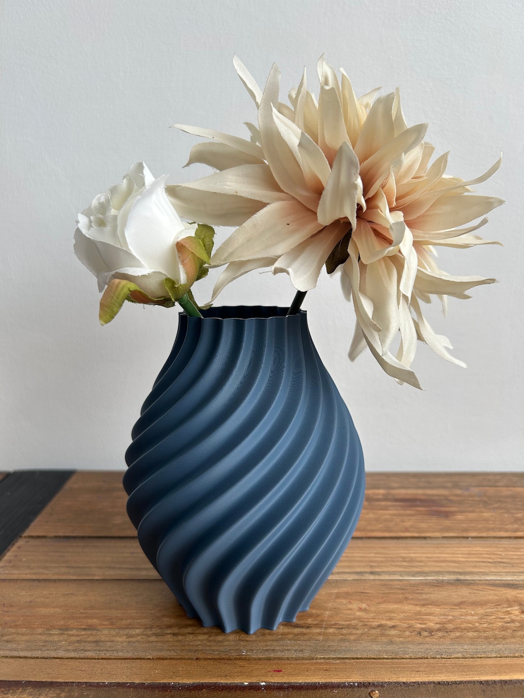 Swirl Vase, Ornamental Flower Vase, Decorative Swirl Vase, Minimalist ...
