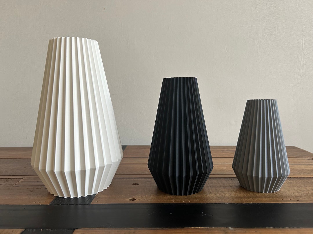 Ribbed Vase, Ornamental Flower Vase, Decorative Ribbed Vase, Minimalist ...