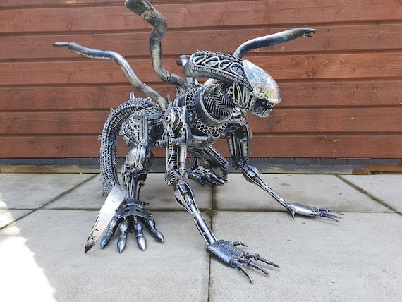 Alien Creeping Coffee Table Alien Vs Predator Sci-fi Handmade | Etsy UK