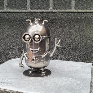 Inspired By: Minion Dave From Despicable Me MAPMINPEACS Metal Art ...