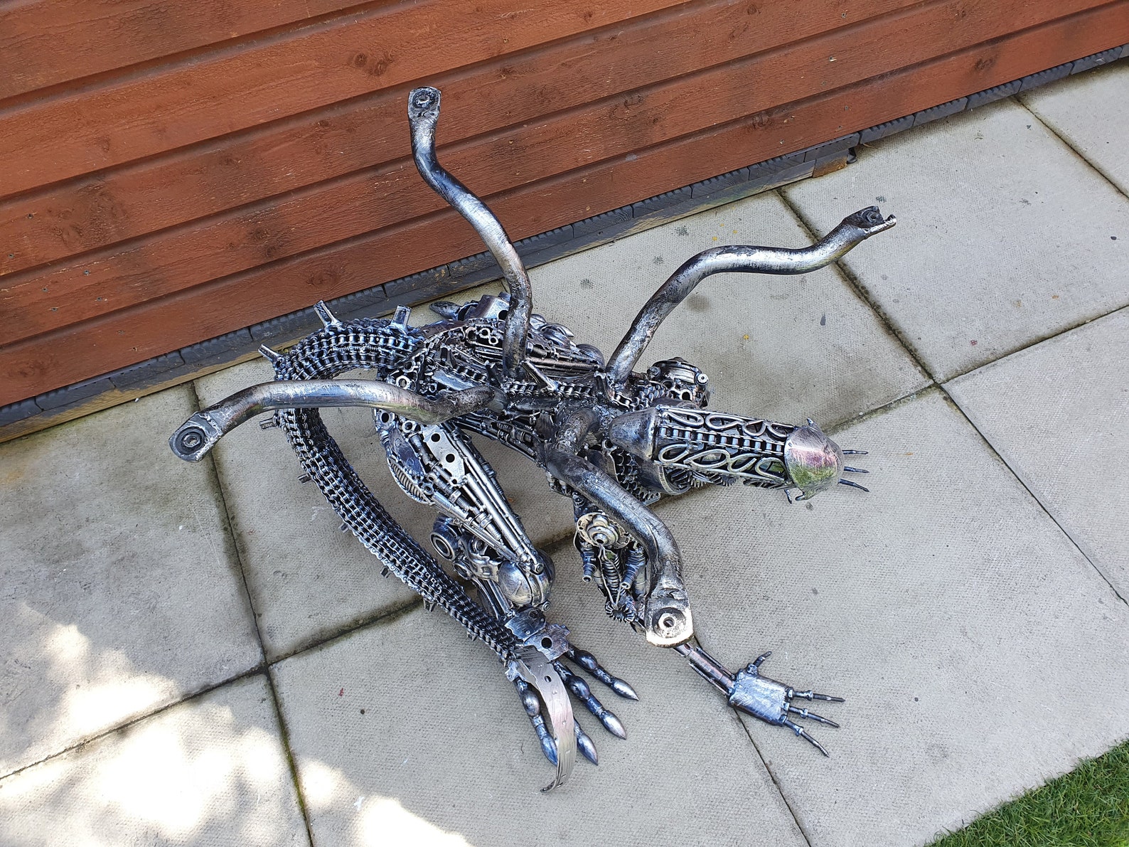 Alien Creeping Coffee Table Alien Vs Predator Sci-fi Handmade | Etsy UK