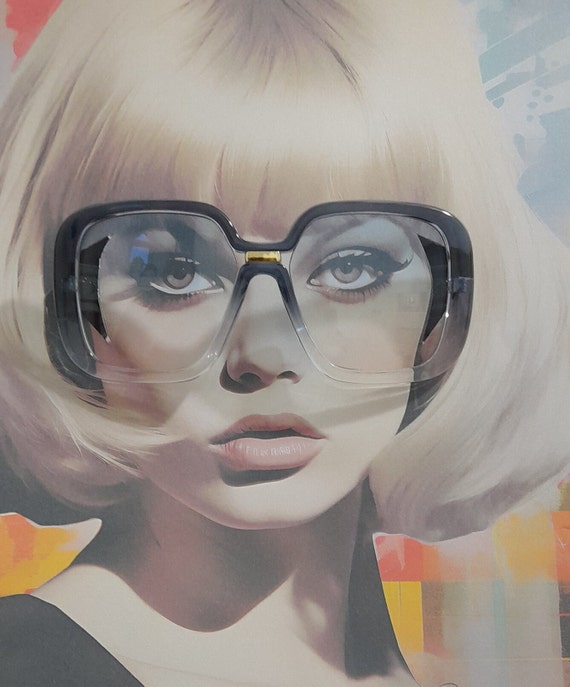 Pale blue to pink retro sixties gradient tint ombr… - Gem