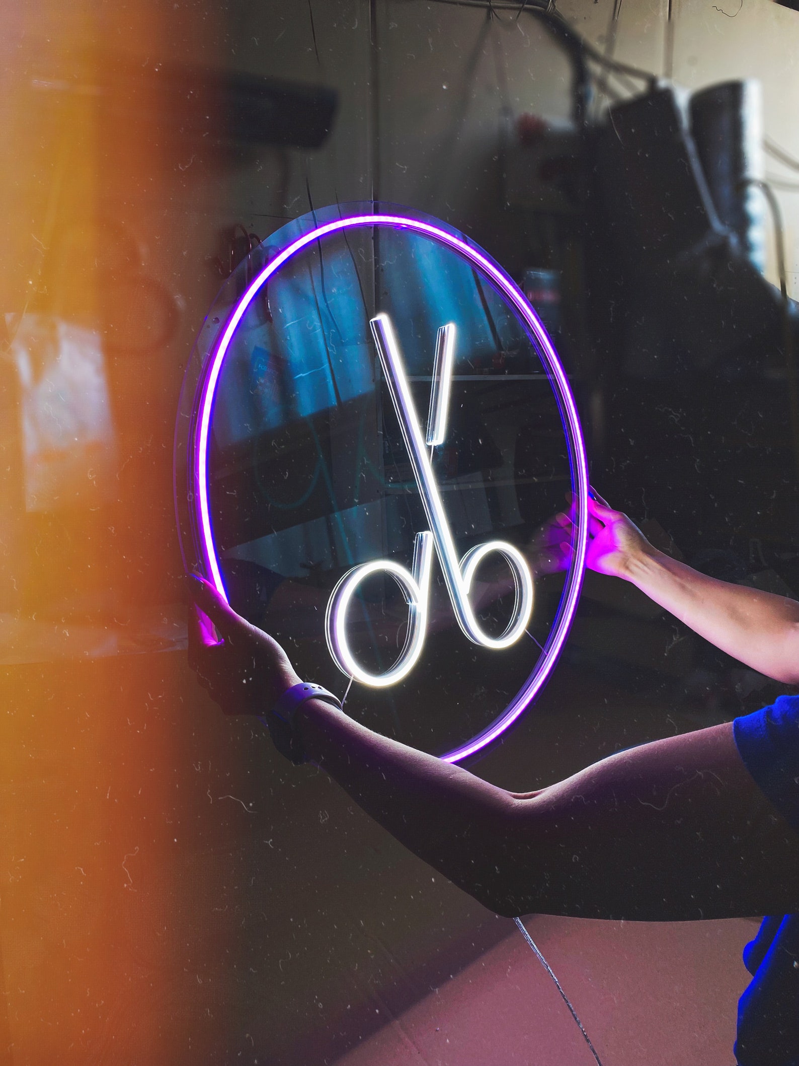 Scissors LED Neon Sign - Beautiful Salon Decor for Hairdresser Business ...