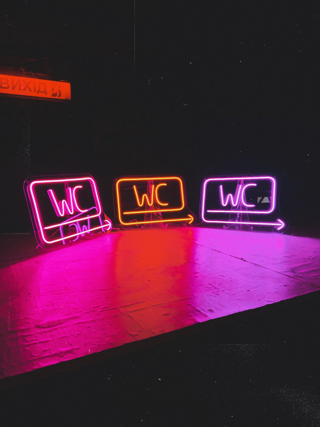 Modern WC Sign | Neon Sign | Wall-mounted Led Navigation for Business ...