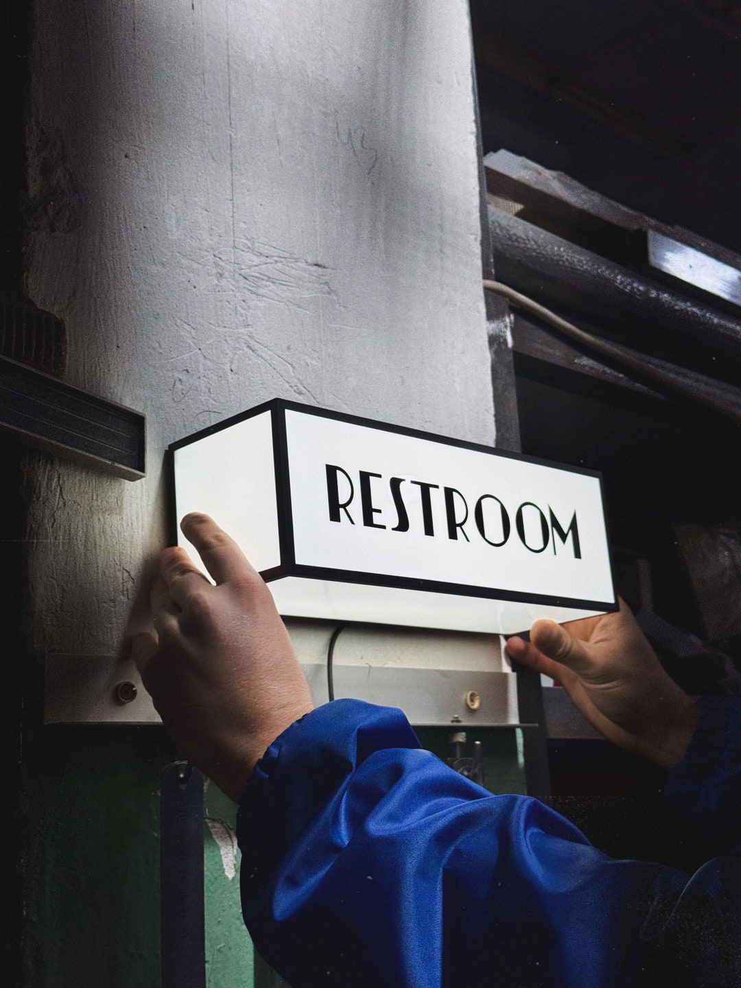 WC Restroom Sign | Navigation Wall Decor for Business | USB Powered ...