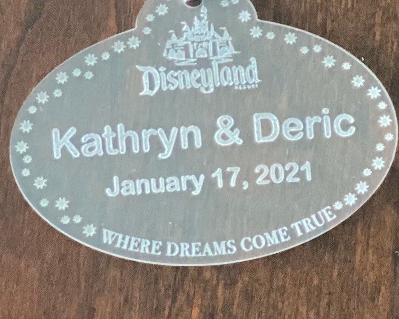 Custom Disney World Disneyland Cast Member Name Tag Keychain - Etsy