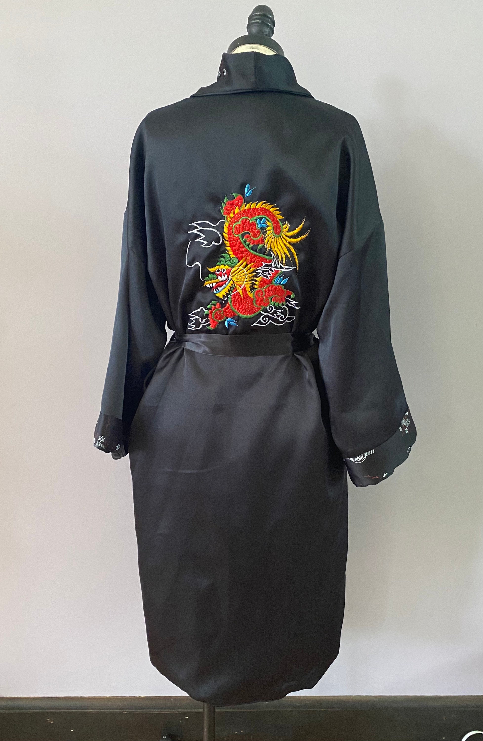 Reversible Kimono With Pockets on Both Sides and Sash. Beautiful Dragon ...