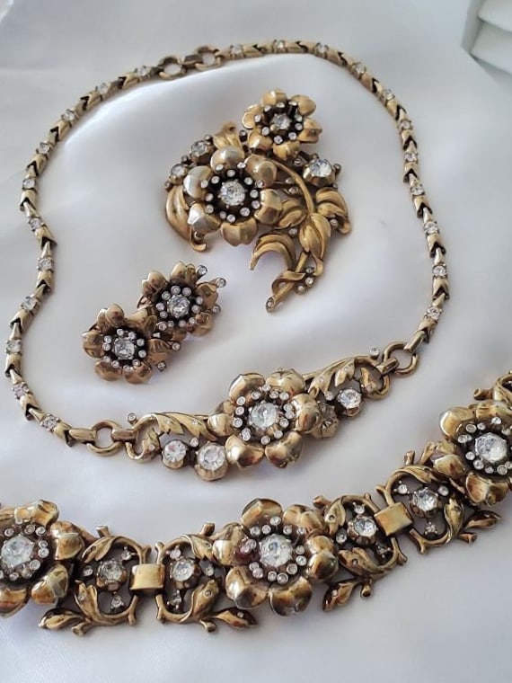 1939 Trifari Flower Trembler Parure of Bracelet Brooch - Etsy