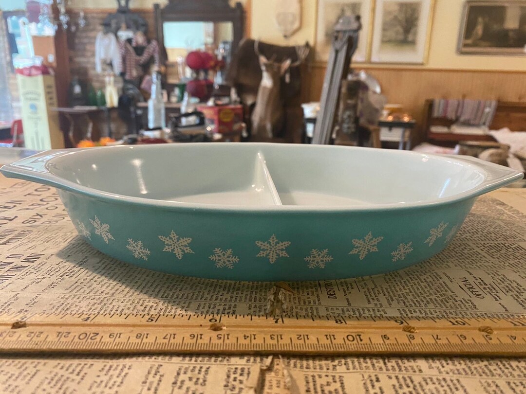 Pyrex Snowflake Design Divided Casserole - Etsy