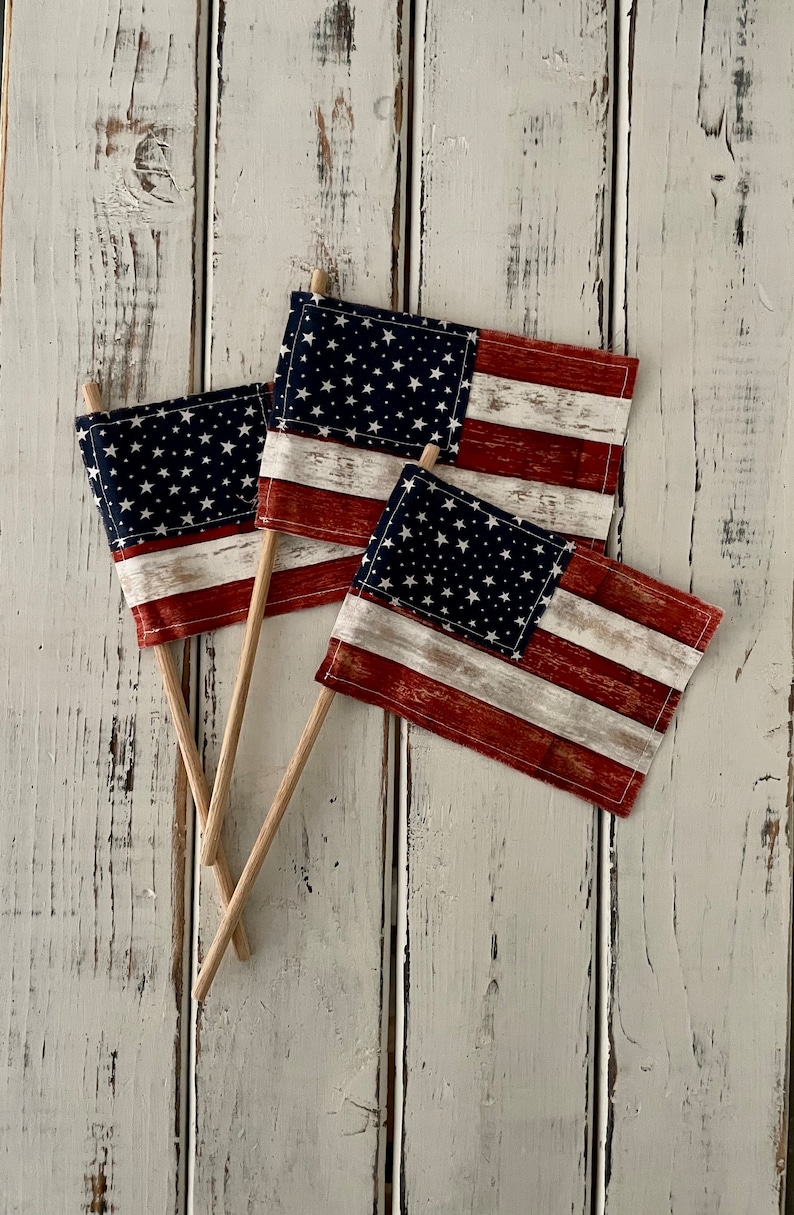 3 Small Flags, USA Fabric Flag Set, Patriotic Tiered Tray, Plant Pokes ...