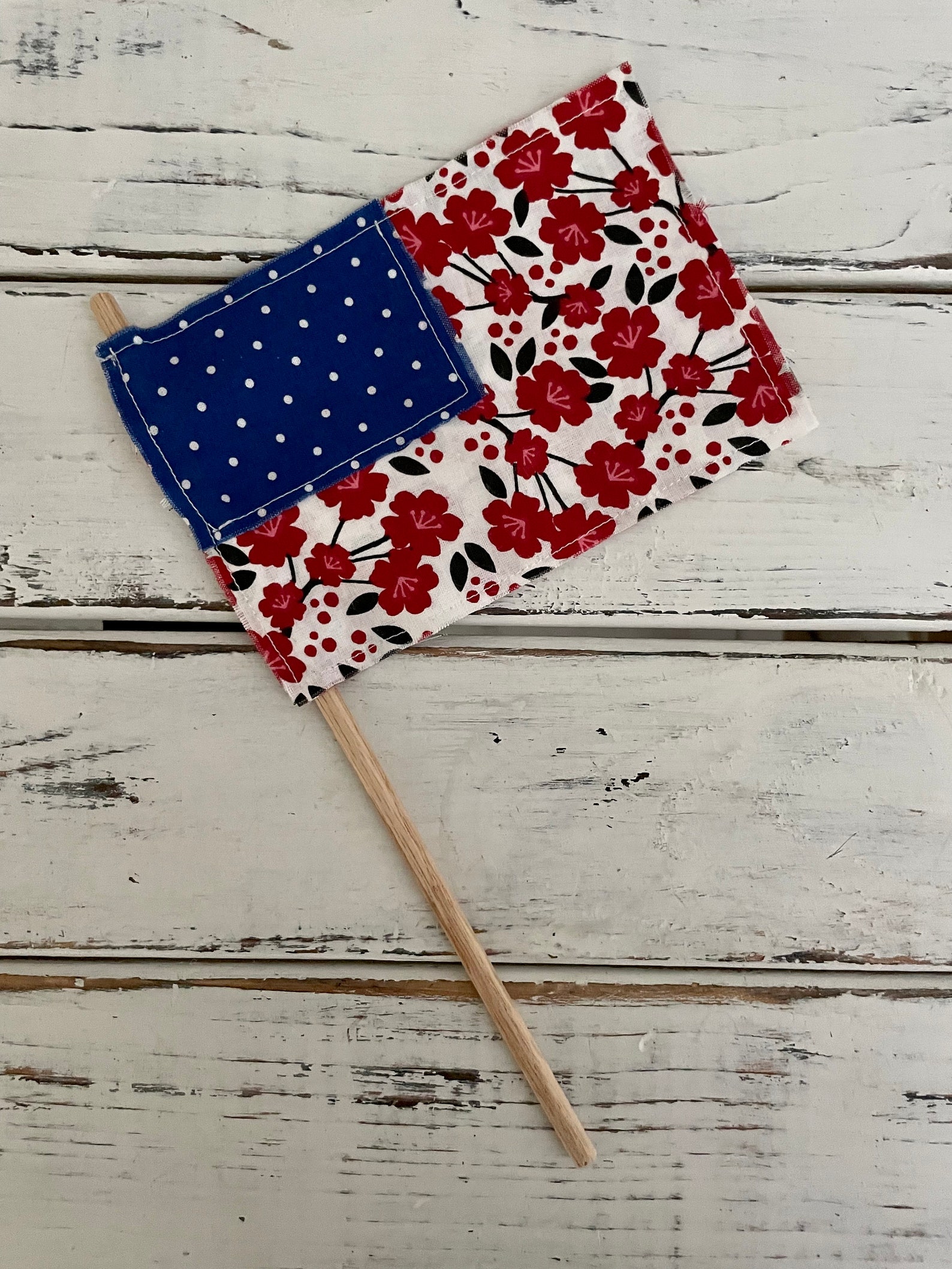3 Small Flags USA Fabric Flag Set Patriotic Tiered Tray - Etsy