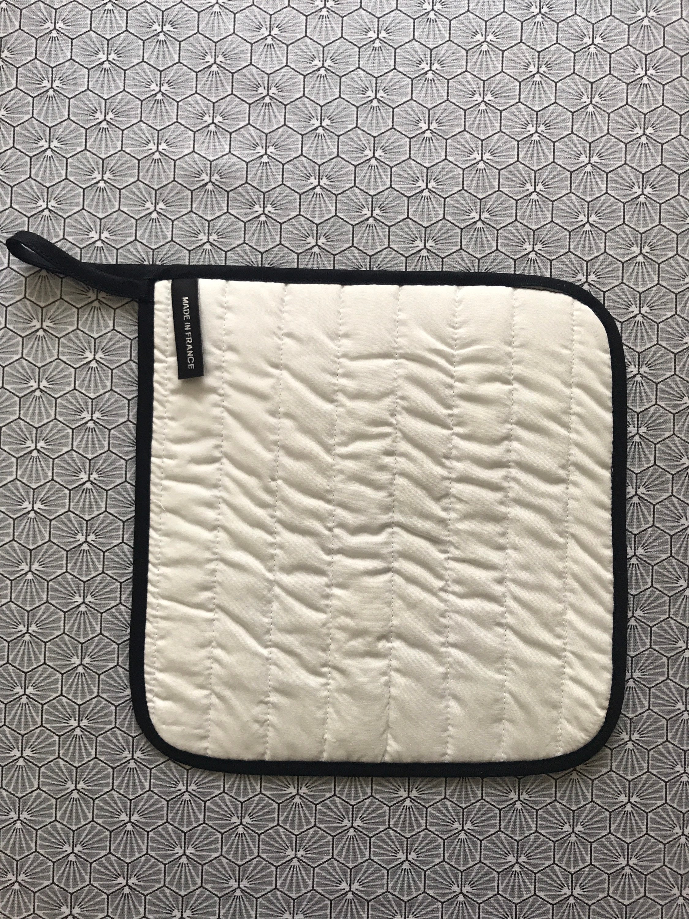 MANIQUE de cuisine dans beau tissu pensées graphiques | Etsy