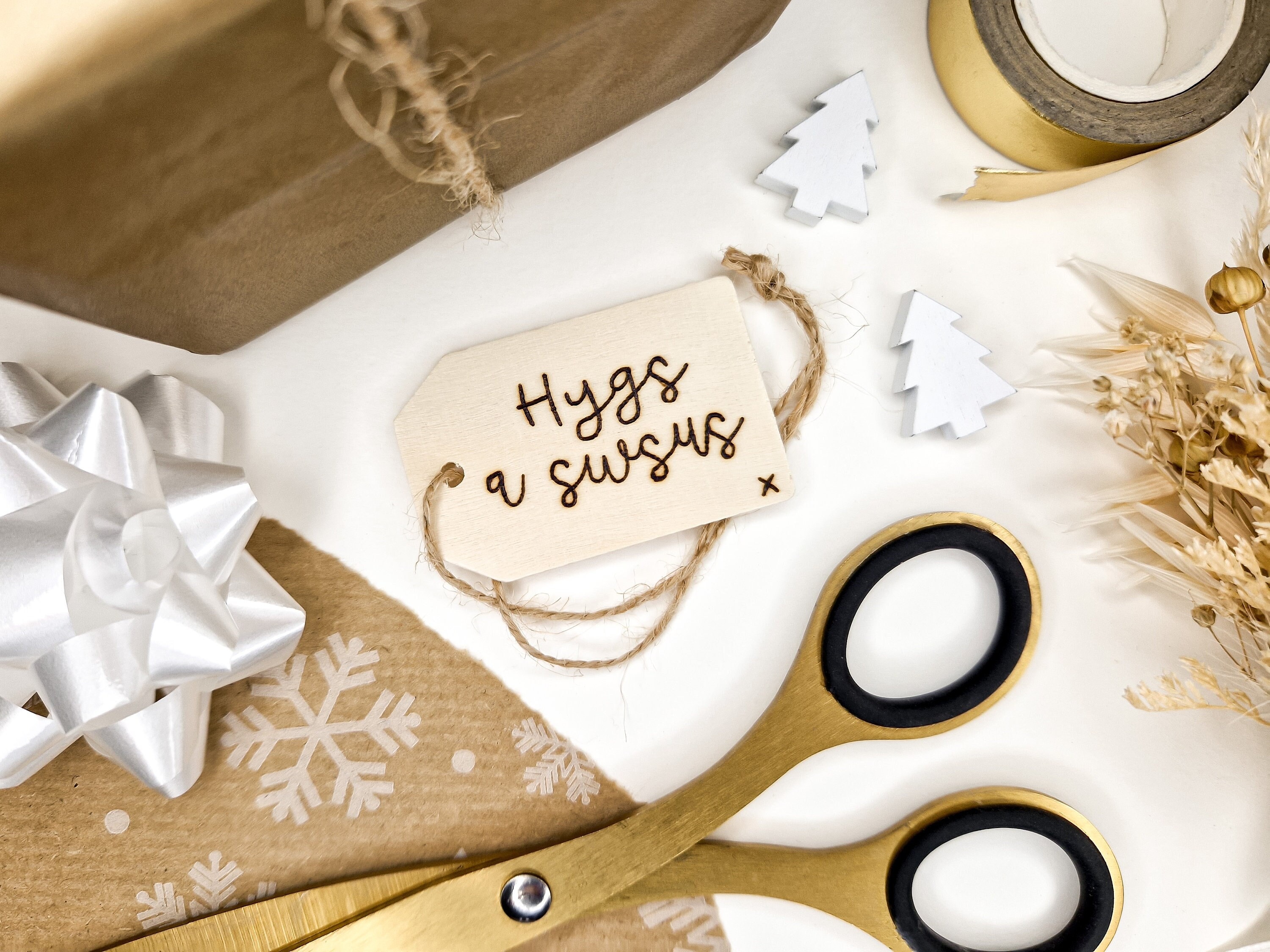 Hygs a Swsus Gift Tag, Welsh Hugs and Kisses Gift Tag, Wooden Tag for ...