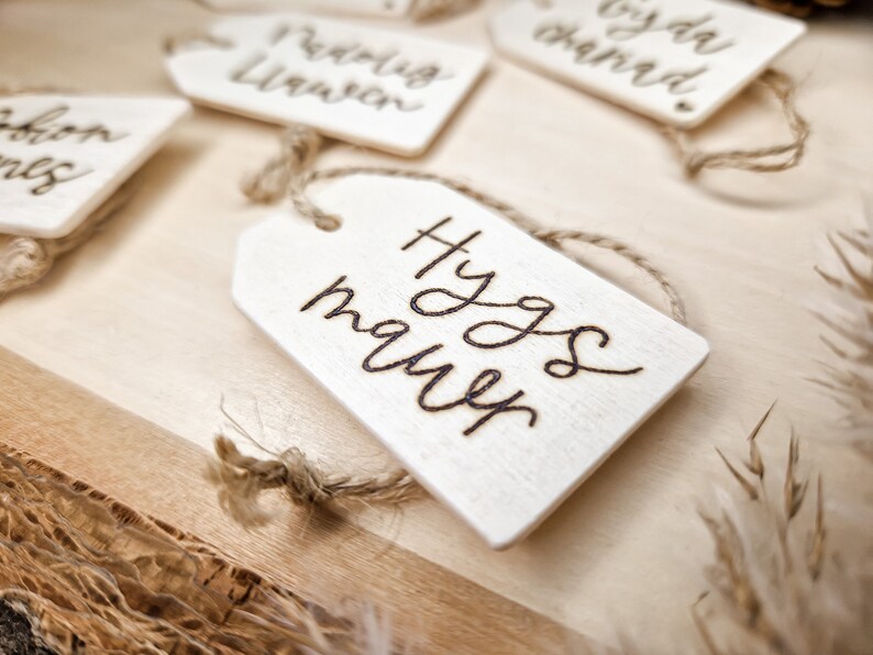 Hygs Mawr Gift Tag, Welsh Big Hugs, Wooden Tag for Gift Wrapping, Welsh ...