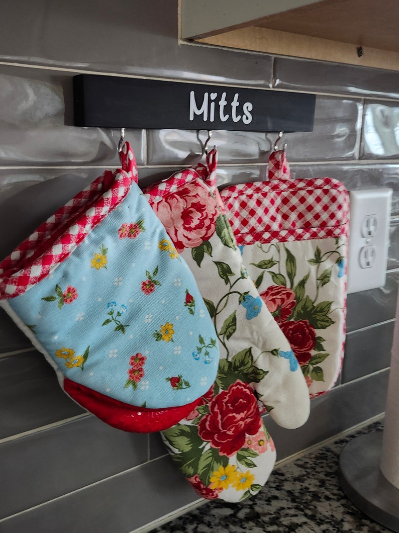 Oven Mitt Holder, Pot Holder Hanger, Kitchen Decor, Farmhouse Kitchen ...